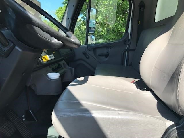 2018 FREIGHTLINER BUSINESS CLASS M2 106 - Johnson Truck Center